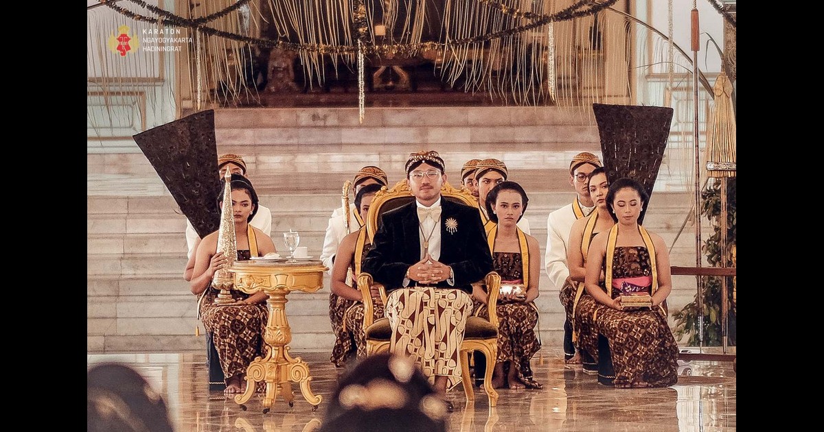 GKR Hayu dan KPH Notonegoro Mangayubagya Tingalan Wiyosan Jumenengan ...